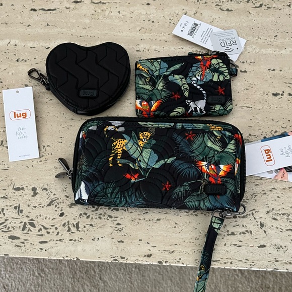 lug | Accessories | Lug Set Of 3 Splits Xl Zip Id Heart | Poshmark